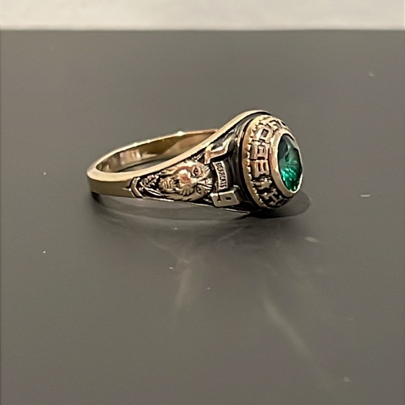 Jewelry | Vintage High School Jostens 1k Gold And Emerald Ring | Poshmark
